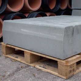 125 x 255 x 915mm Half Battered Straight Kerb